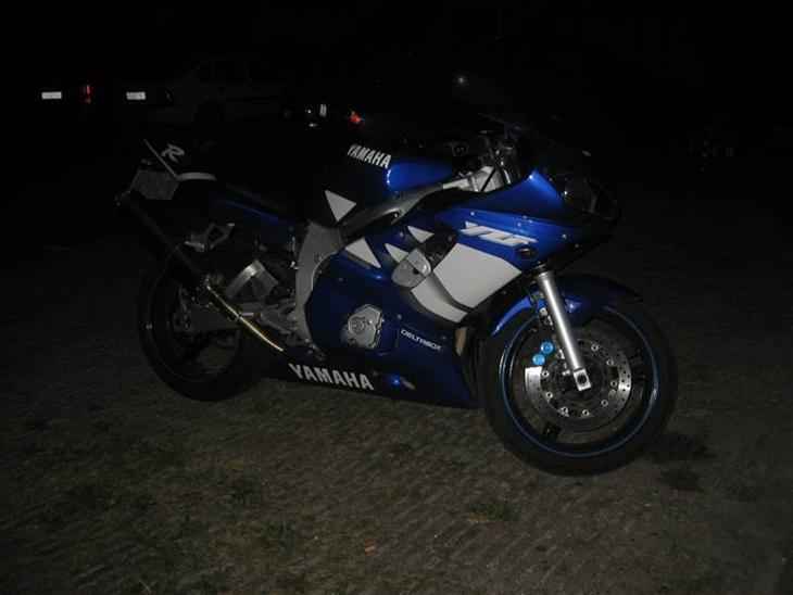 Yamaha r6 - 2000 - lige fået den så flere billed...