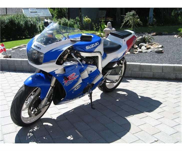 Suzuki Gsxr 400 GK76A *Solgt* - Billeder af mc-er - Uploaded af Søren