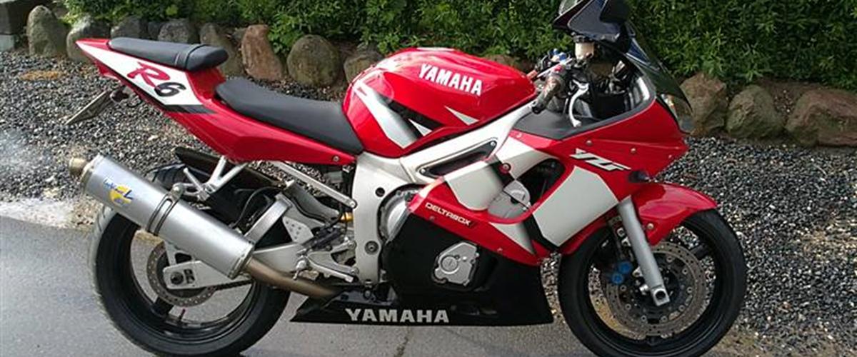 Yamaha YZF - R6 - 2002 - min første cykel, regner med ...
