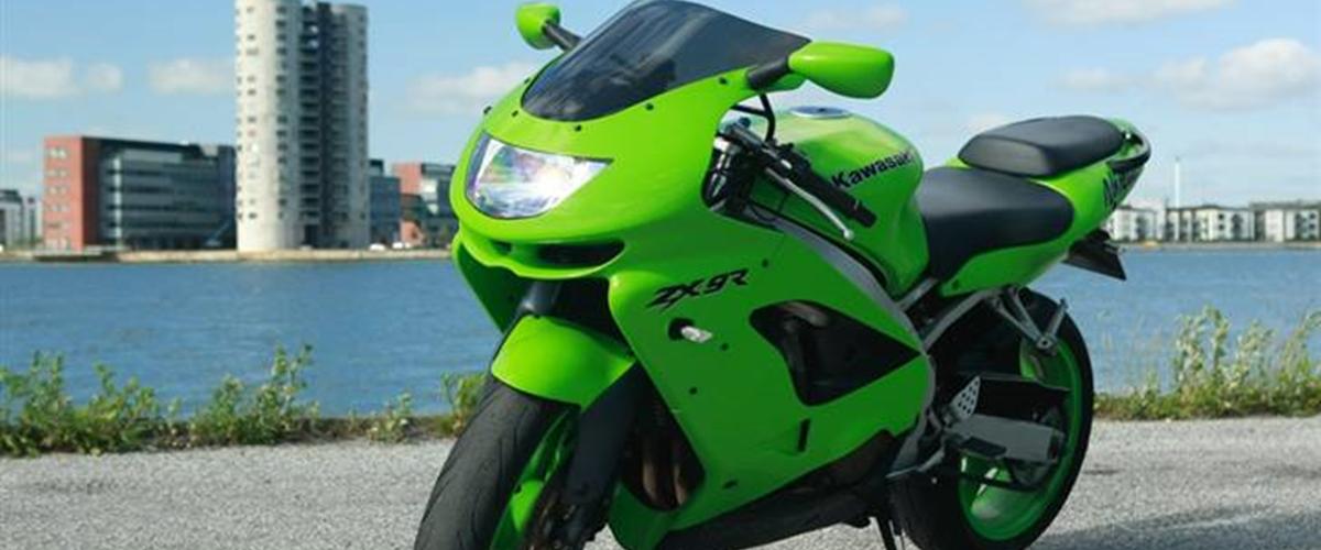 Kawasaki ZX9R - 1999 - 183 kg