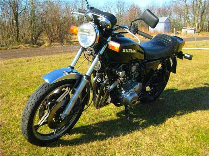 Suzuki GS 550 - Billeder af mc-er - Uploaded af Flemming T