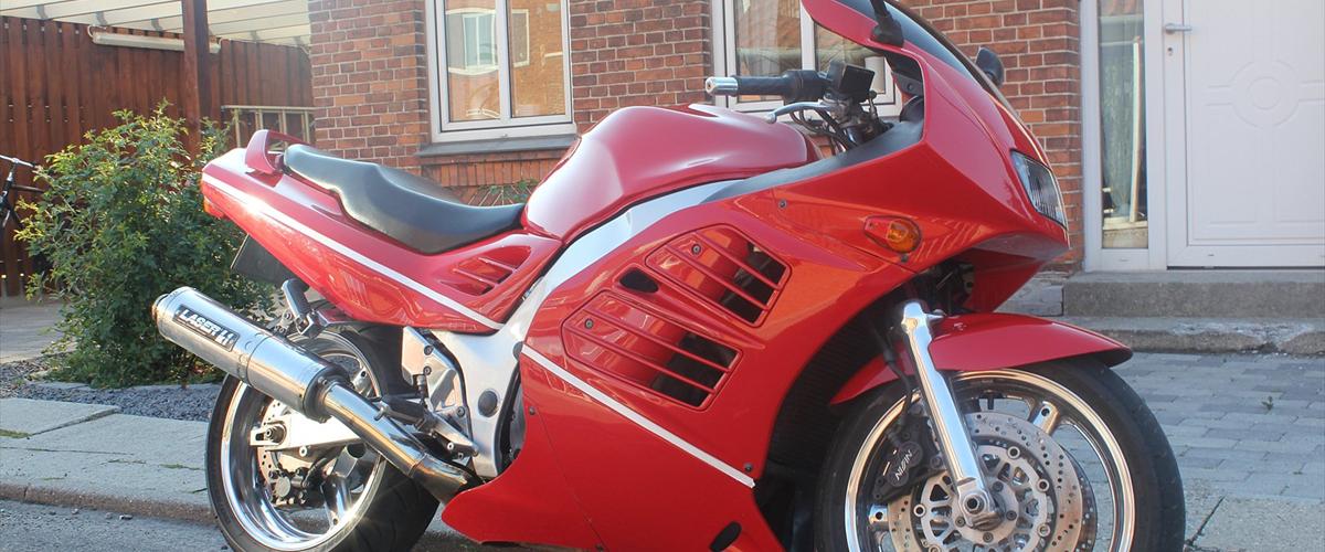 Suzuki RF900R - 1994 - Den har lidt skønhedsfejl her...