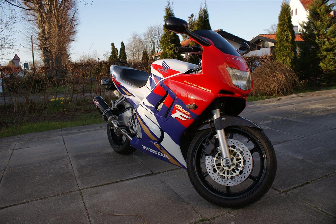 Honda CBR 600 F3 - Billeder af mc-er - Uploaded af Michael G