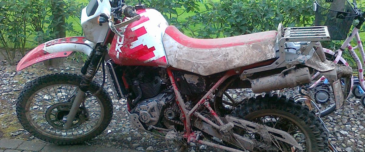 Suzuki DR650 R Dakar SP41B - 1991 - Dry weight: 172 kg (378 lbs)