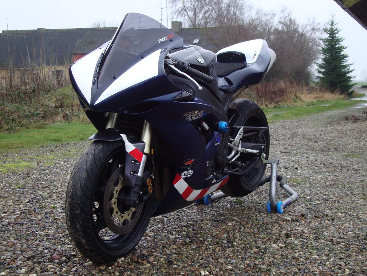 Yamaha YZF R1 RN12 - Billeder af mc-er - Uploaded af martin j