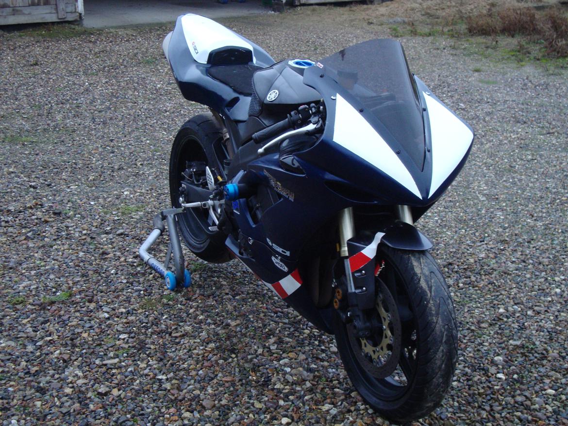 Yamaha YZF R1 RN12 - Billeder af mc-er - Uploaded af martin j