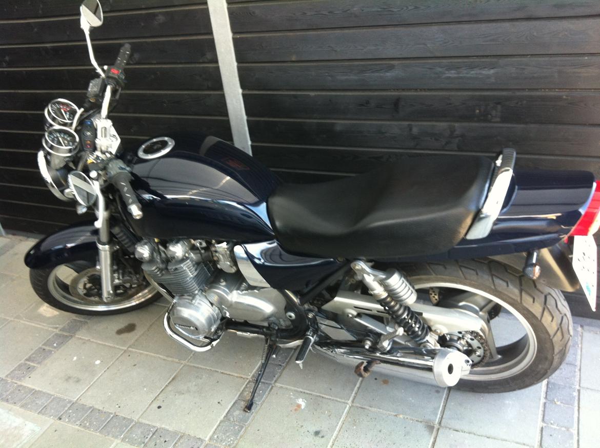 Kawasaki ZR750 Zephyr - Billeder af mc-er - Uploaded af Claus N