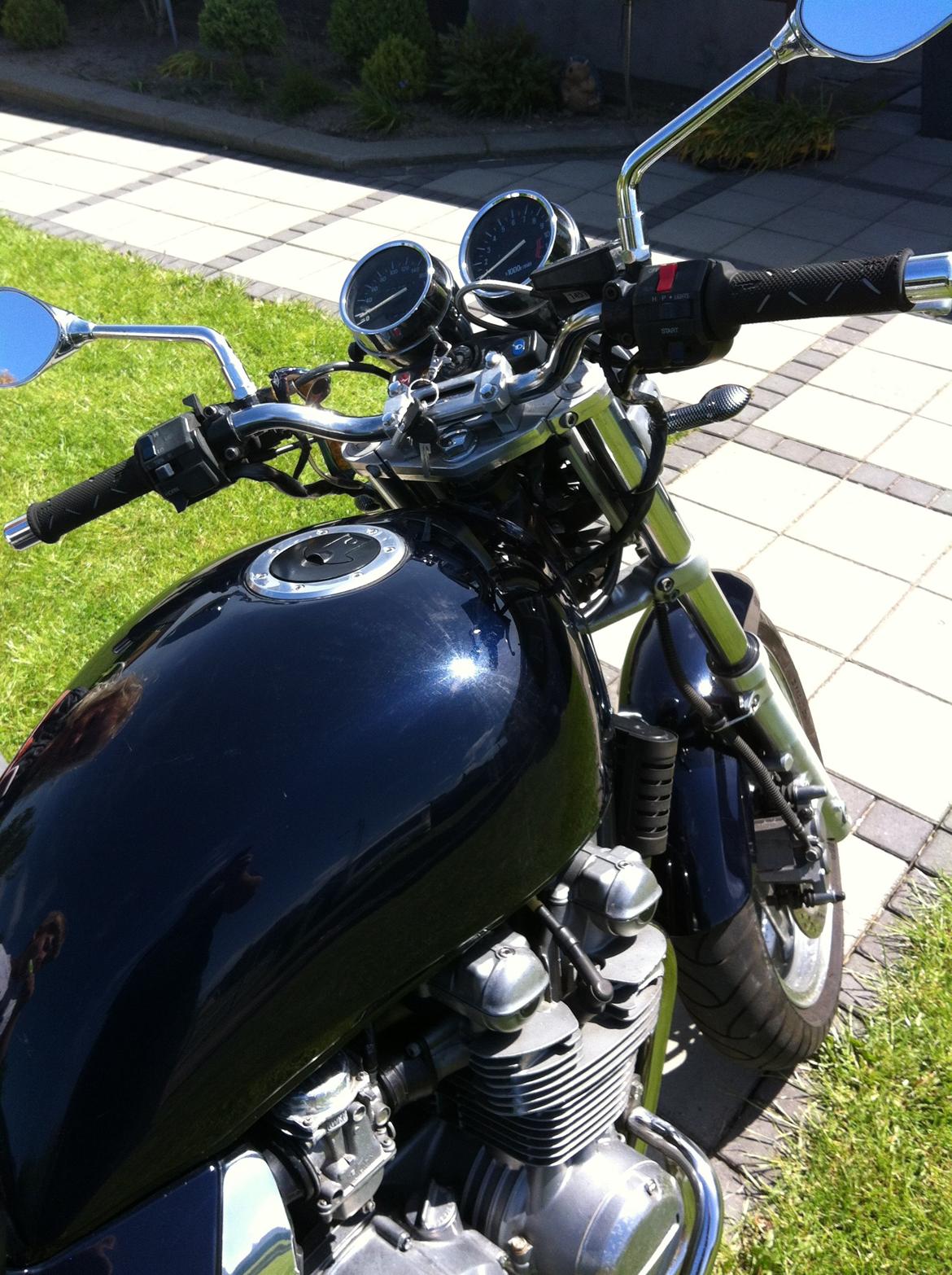 Kawasaki ZR750 Zephyr - Billeder af mc-er - Uploaded af Claus N