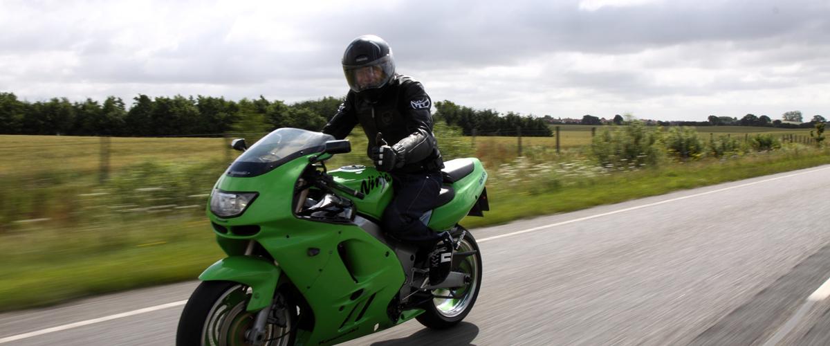Kawasaki zx9r B2 - 1996 - Alt i alt en gammel dame jeg ...