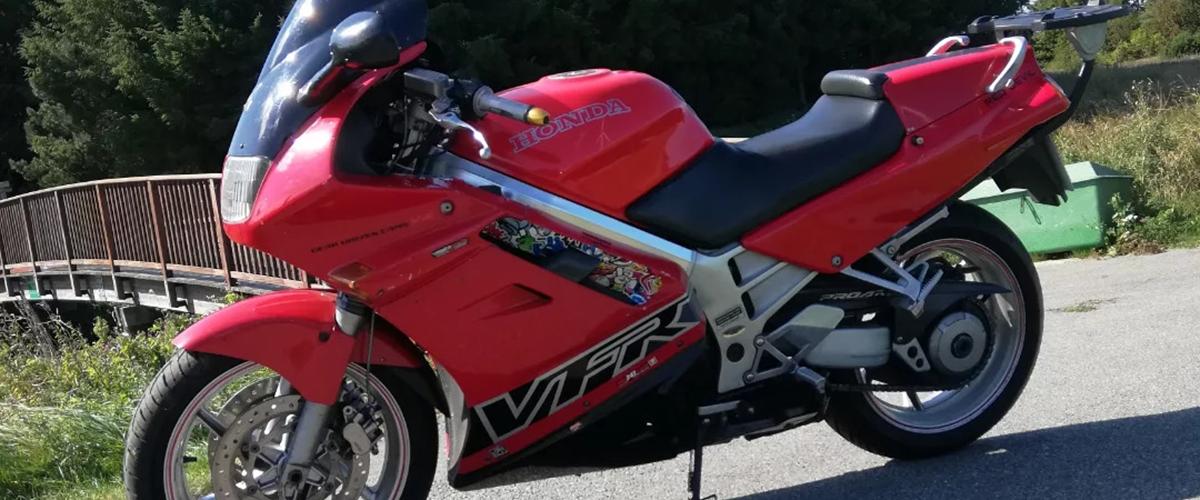 Honda VFR - kr. 18000 - brugte mc