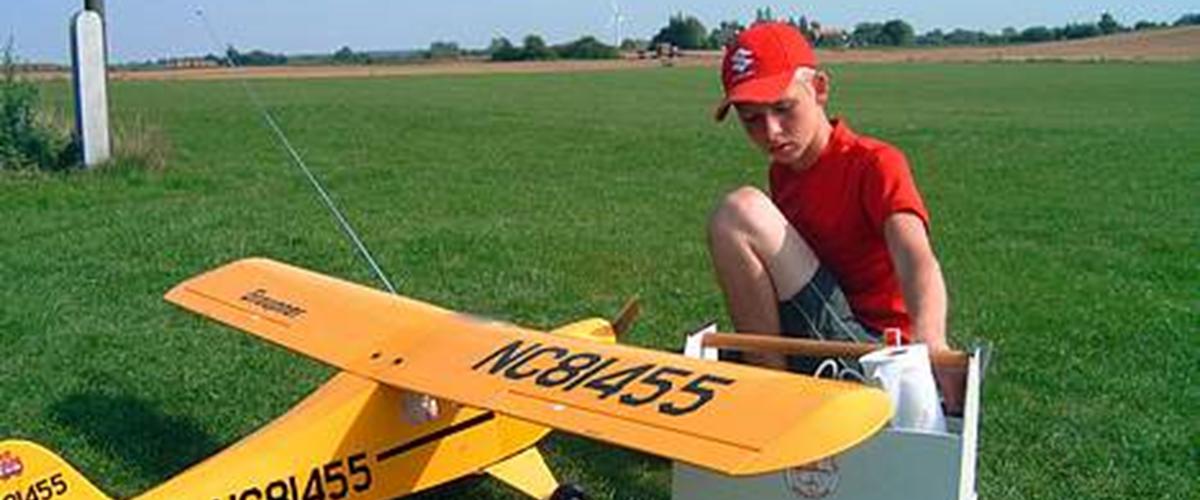 Fly Graupner Piper Cup - 2004 - Gul Piper Cup, kan godt flyve...