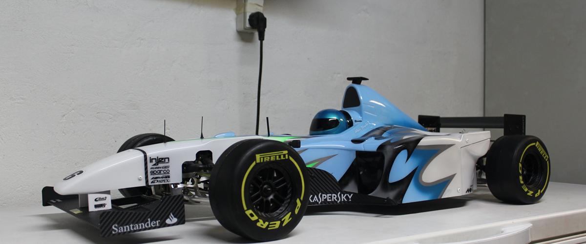 Bil FG F1 Comp - 2013 - skal lige have 4 knop dæk til...