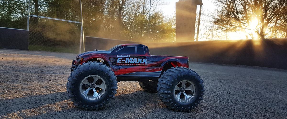 Off-Roader Traxxas E-Maxx - 2010 - Mød Plævverdronningen Emmy!