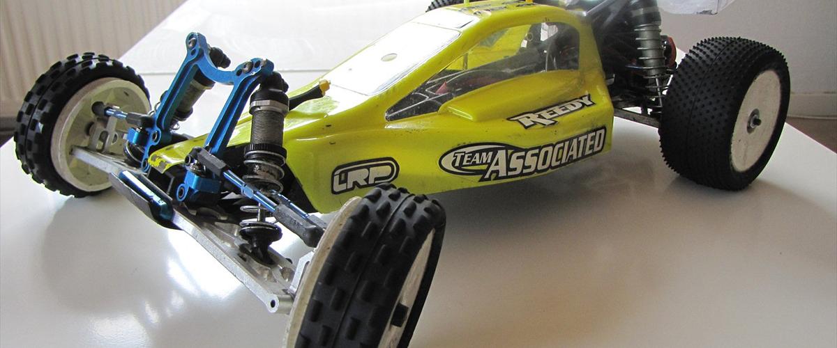 Buggy team associated ft B4 - - bilen er købt brug og der er ...