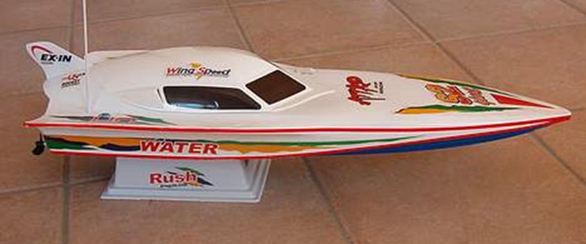 Båd RACING BOAT - 2006 - den sejler sku helt fint men ...