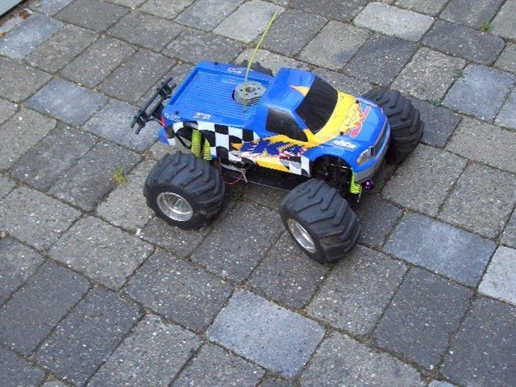 Off-Roader Thunder tiger EK4 S2 - 2002 - Monster med masser af acceler...