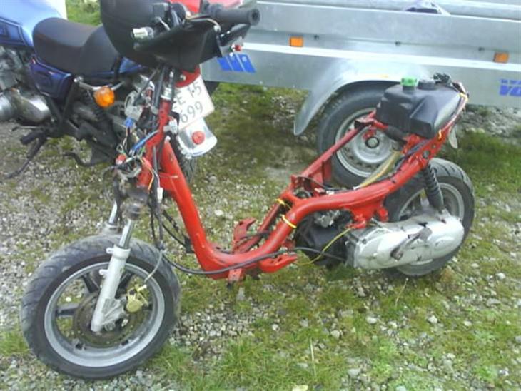 Yamaha jog R BYTTET - 2004 - har sleppet skjolde ned så de...