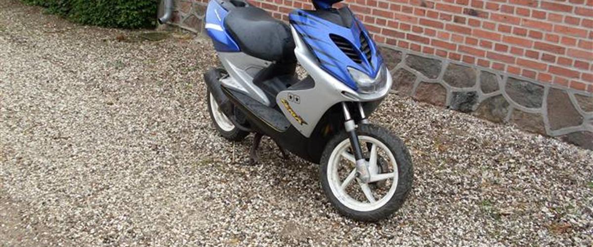 Yamaha aerox - - køre og starter godt :)