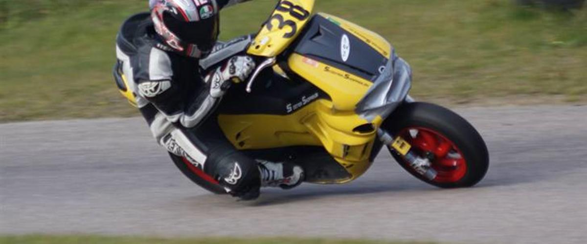 Gilera Runner LC DD DMU 13# - 2000 - Scooteren bruges kun på bane ...