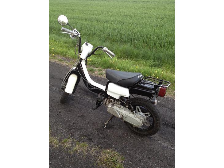 Suzuki Fz50 - - Der skal ny baghjulsleje i