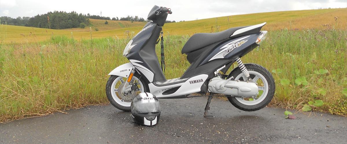 Yamaha Jog R - 2010 - Bag spoiler og bag lygte er l...