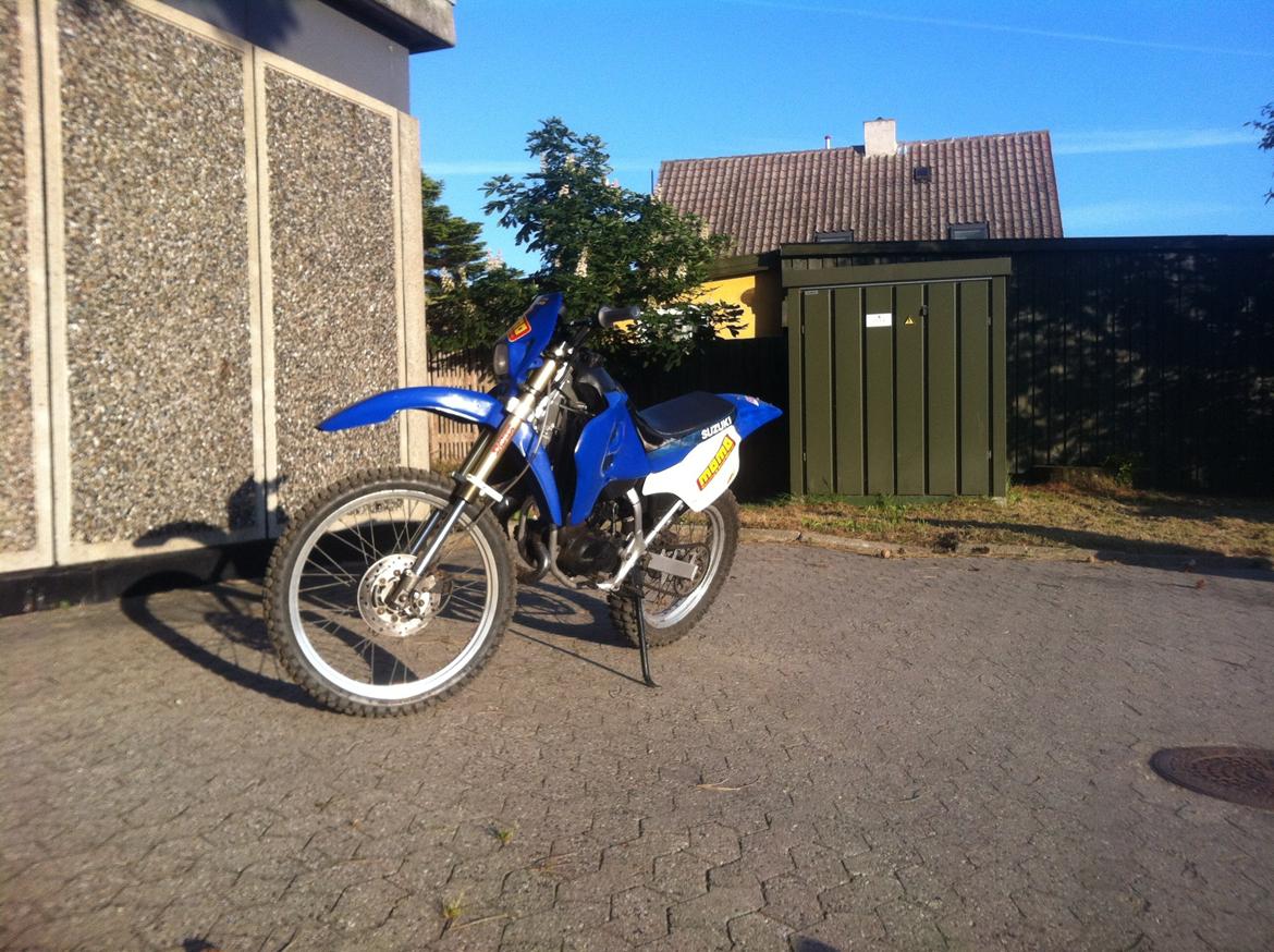 Suzuki RMX - Billeder af scootere - Uploaded af tim b