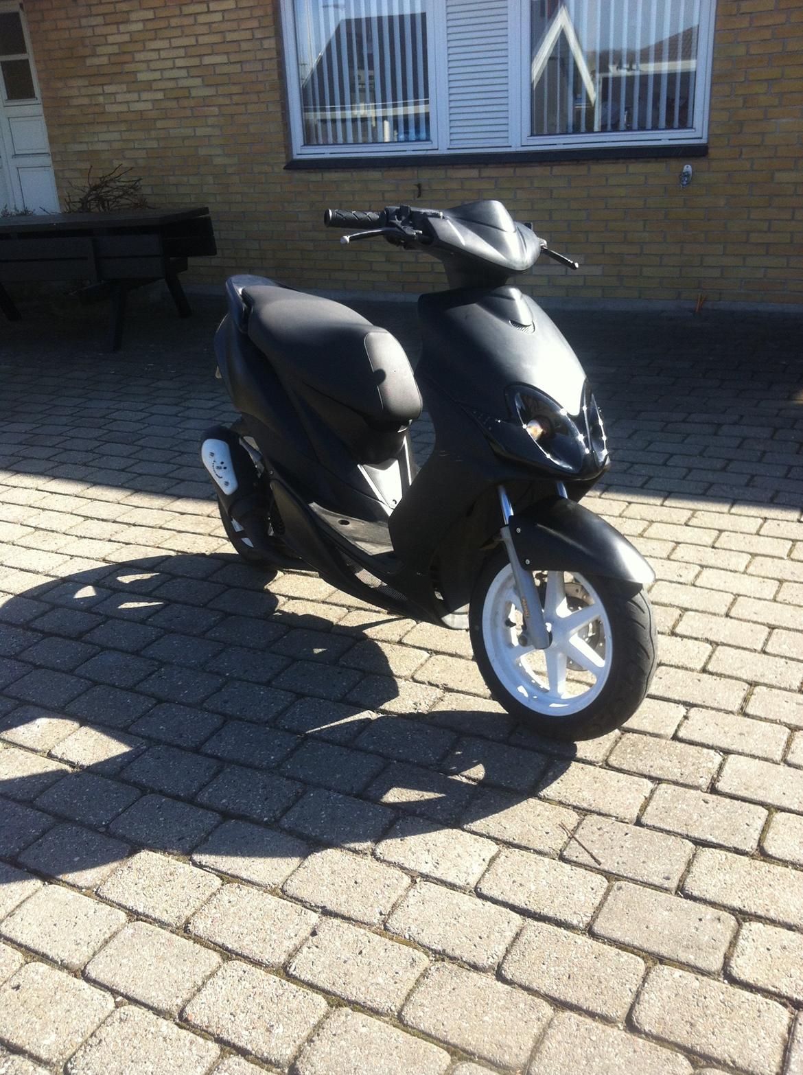 Yamaha Jog R ''Sorte Svin'' - Billeder af scootere - Uploaded af ...