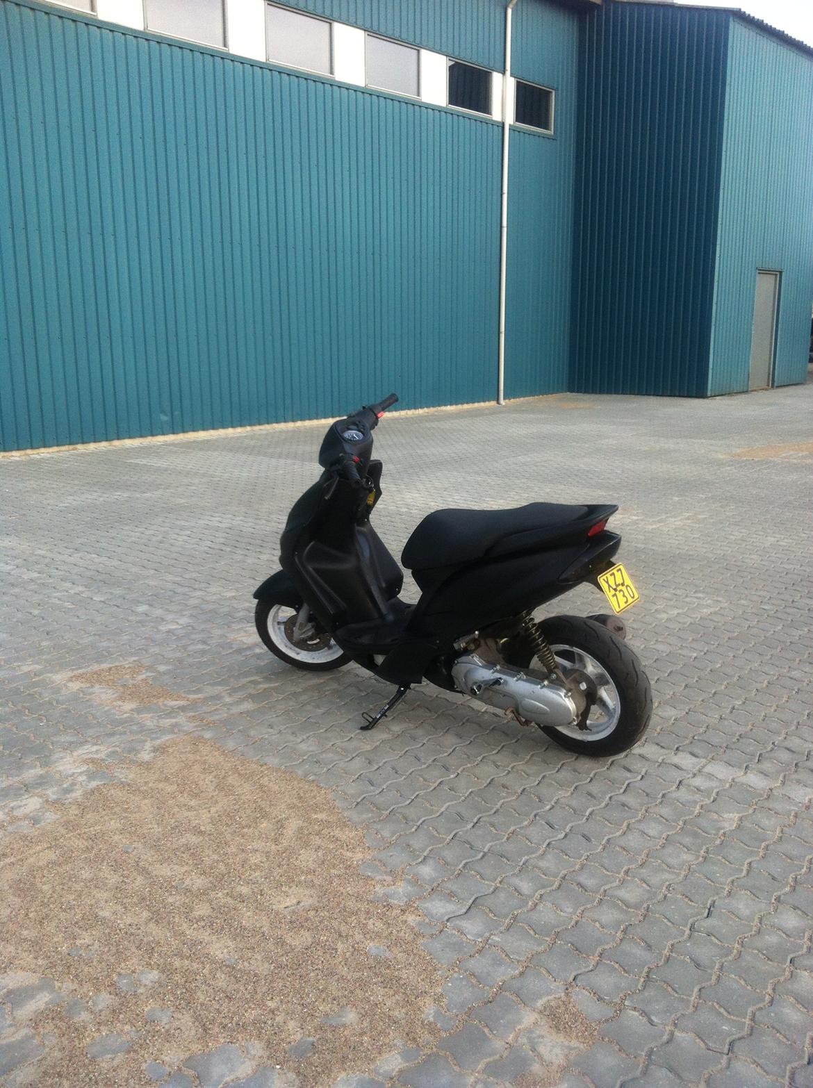 Yamaha Jog R ''Sorte Svin'' - Billeder af scootere - Uploaded af ...