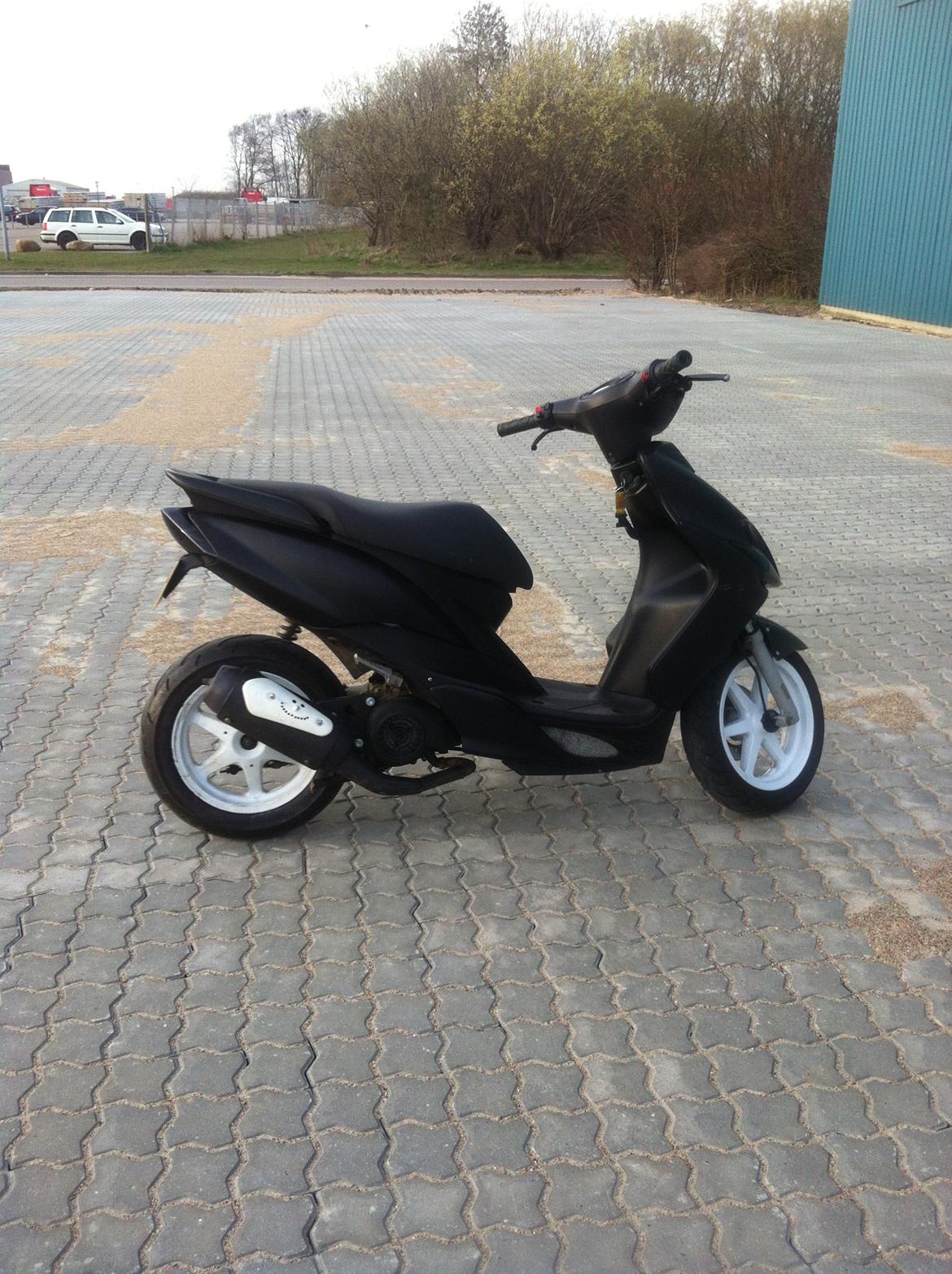 Yamaha Jog R ''Sorte Svin'' - Billeder af scootere - Uploaded af ...