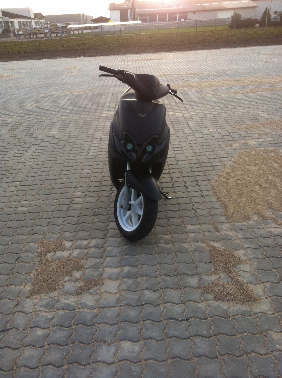 Yamaha Jog R ''Sorte Svin'' - Billeder af scootere - Uploaded af ...