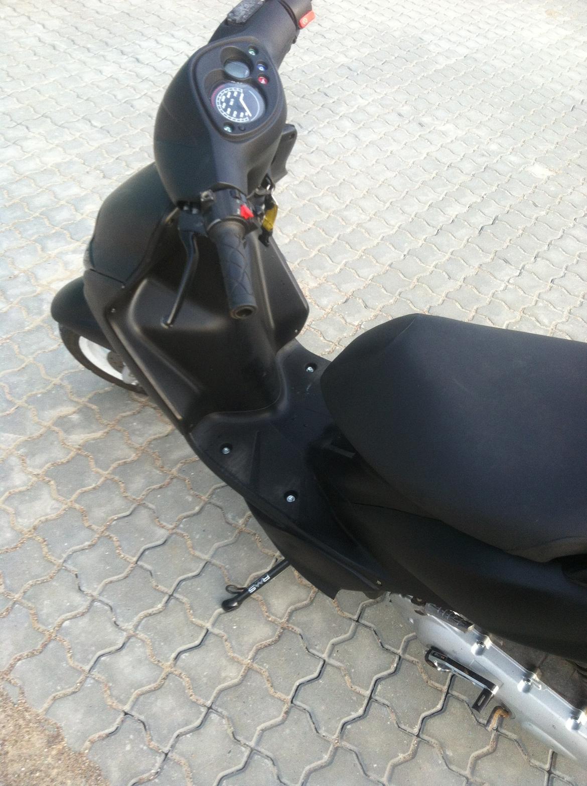 Yamaha Jog R ''Sorte Svin'' - Billeder af scootere - Uploaded af ...