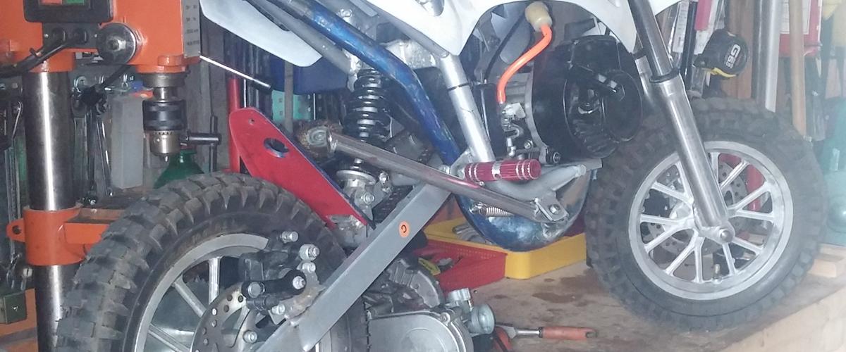 MiniBike crosser 50cc - 2014 - Starter altid. Trækker godt....