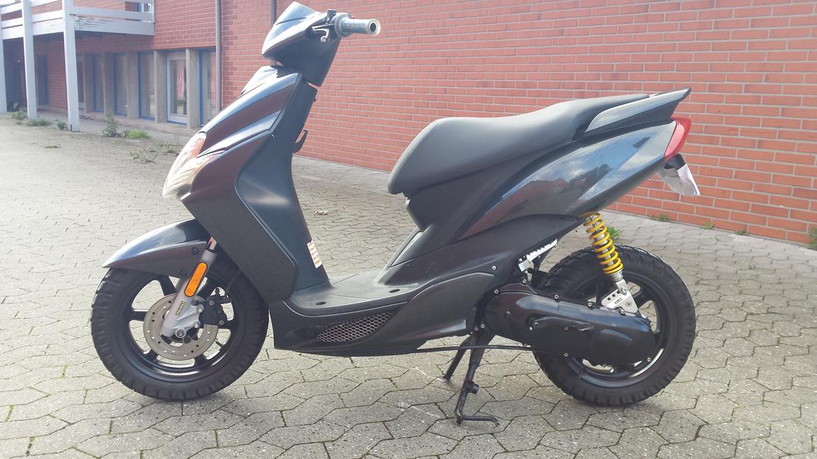 Yamaha Jog r Carbon - Billeder af scootere - Uploaded af Jog rr ts t7 ...