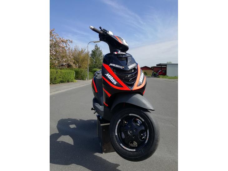 Piaggio Zip SP MK2 - 2016 - Denne scooter er bygget som e...