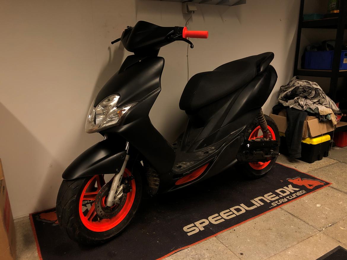 Yamaha Jog r - Billeder af scootere - Uploaded af Oliver K