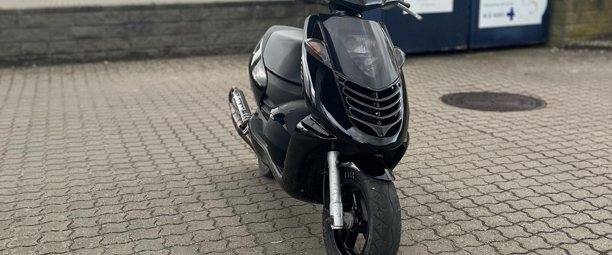 Aprilia Sonic AC - 2004 - Lille scooter som ser stor ud...