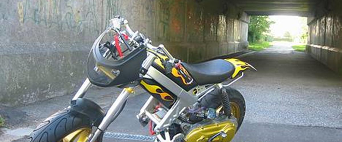 Suzuki Street Magic - - Flammerne er malet på, så e...