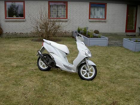Yamaha Jog R - Hvid - solgt - Billeder af scootere - Uploaded af Kasper ...