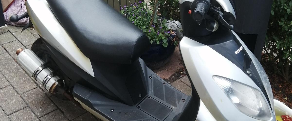 Giantco stealth 45 km/h - kr. 2300 - brugte scootere