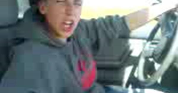 Brian bil :P - Off Topic - Video - Uploadet af Nicki T