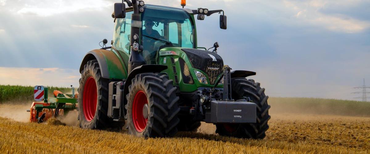 Köpa en traktor? Vi hjälper dig fatta rätt beslut!