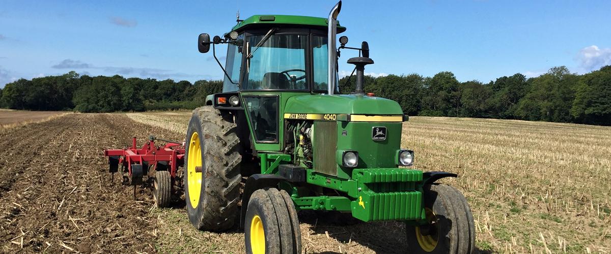 John Deere 4040 - 1982 - Stærk gammel svend som lyder ...