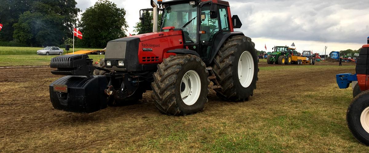 Valtra 8150 - 2003 - Gårdens anden største traktor...