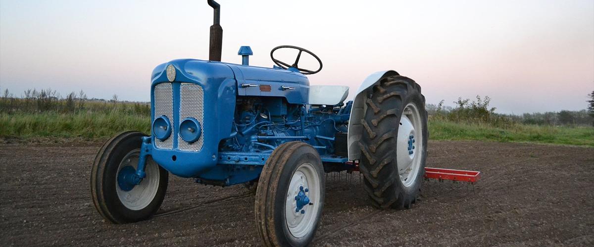 Fordson dexta - - har lige købt mig denne trakt...