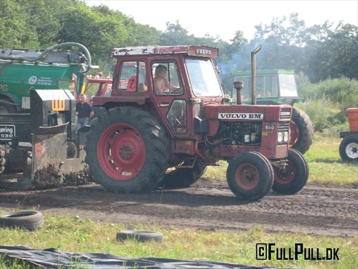 Volvo BM 650 - 1976 - Gammel slider der starter i a...