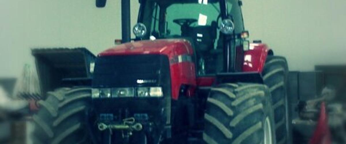 Case IH Magnum 285 - 2006 - kører med Baastrup 18t kornvo...